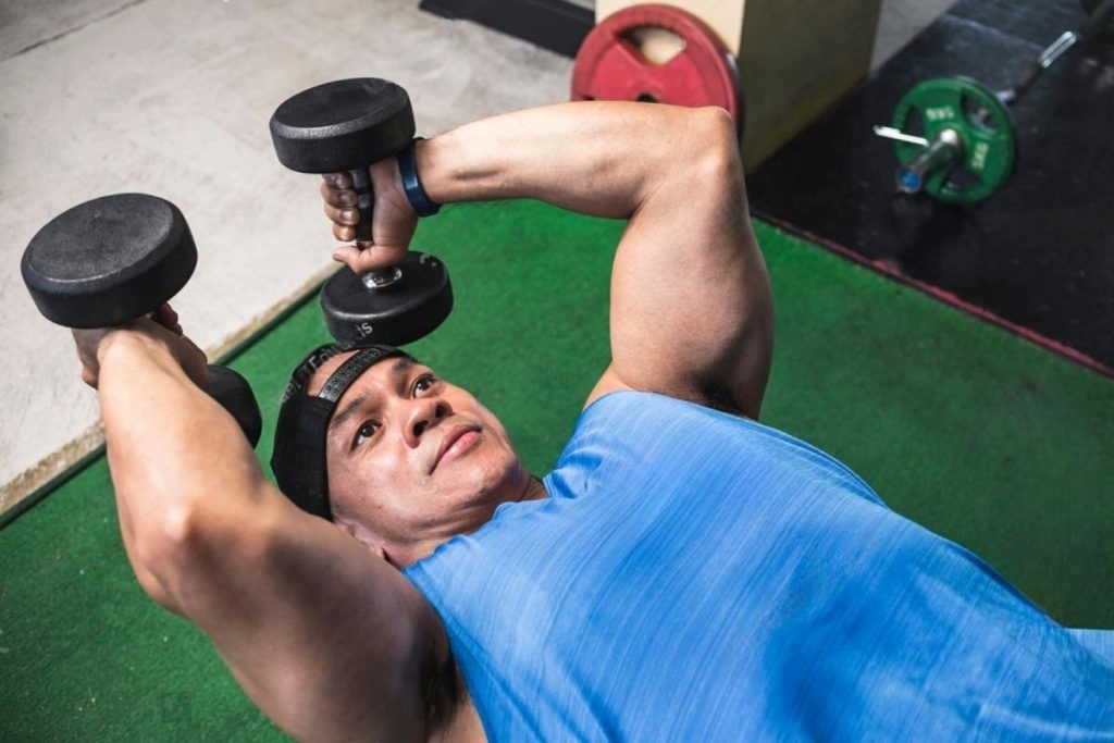 7 Gerakan Yang Efektif Untuk Melatih Otot Tricep Dirumah
